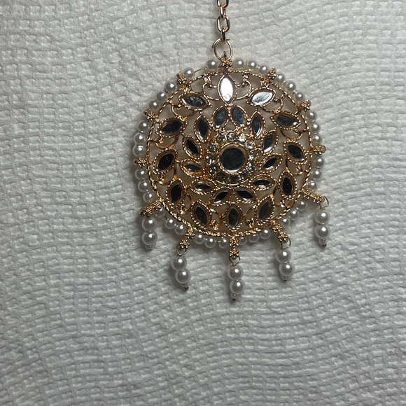India Boutique | Jewelry | Pearl Tikka Forehead Jewel | Poshmark